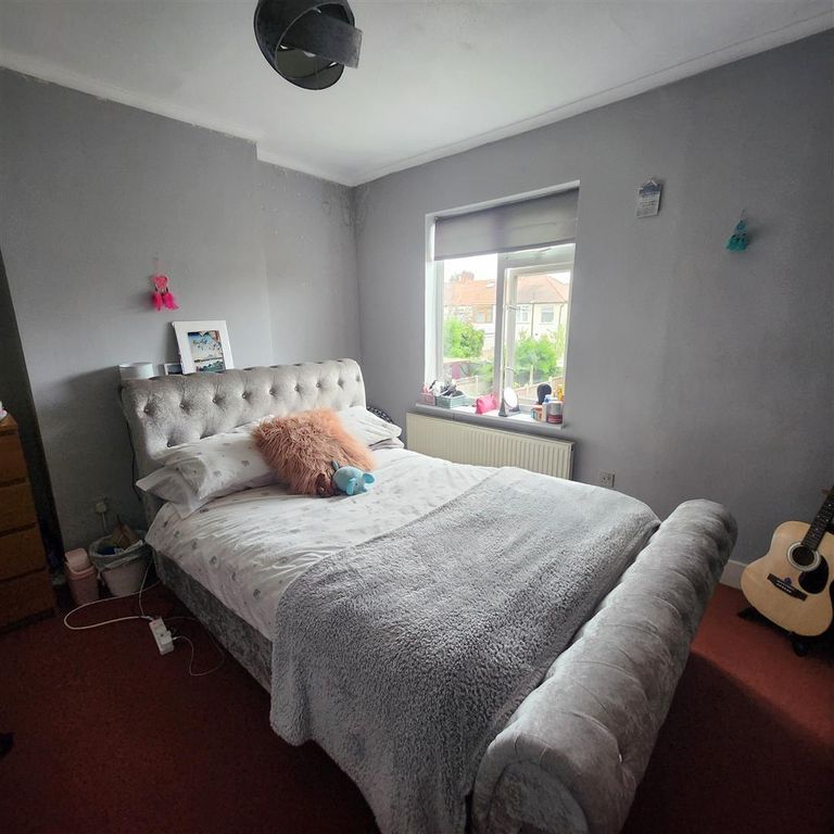 Chivers Road, London E4, 2 bed property for sale, £425,000 | PrimeLocation