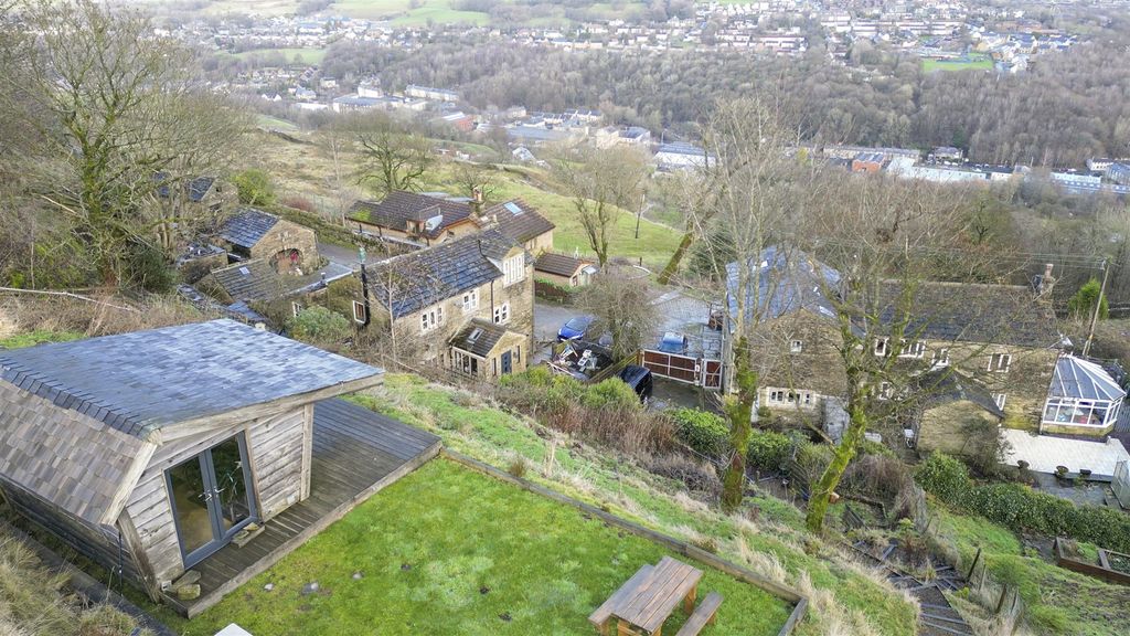 Higher Lench House, Lench Fold Clough, Rossendale - Amazing Valley ...