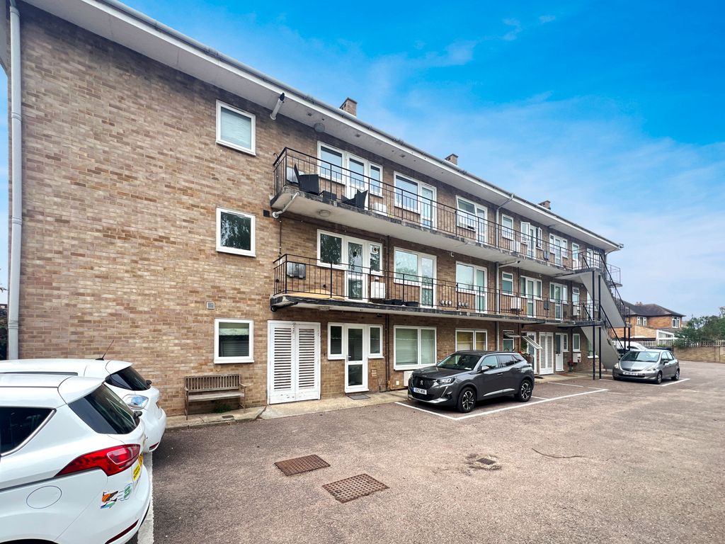 Carlton Way, Cambridge CB4, 3 bed flat for sale, £375,000 | PrimeLocation