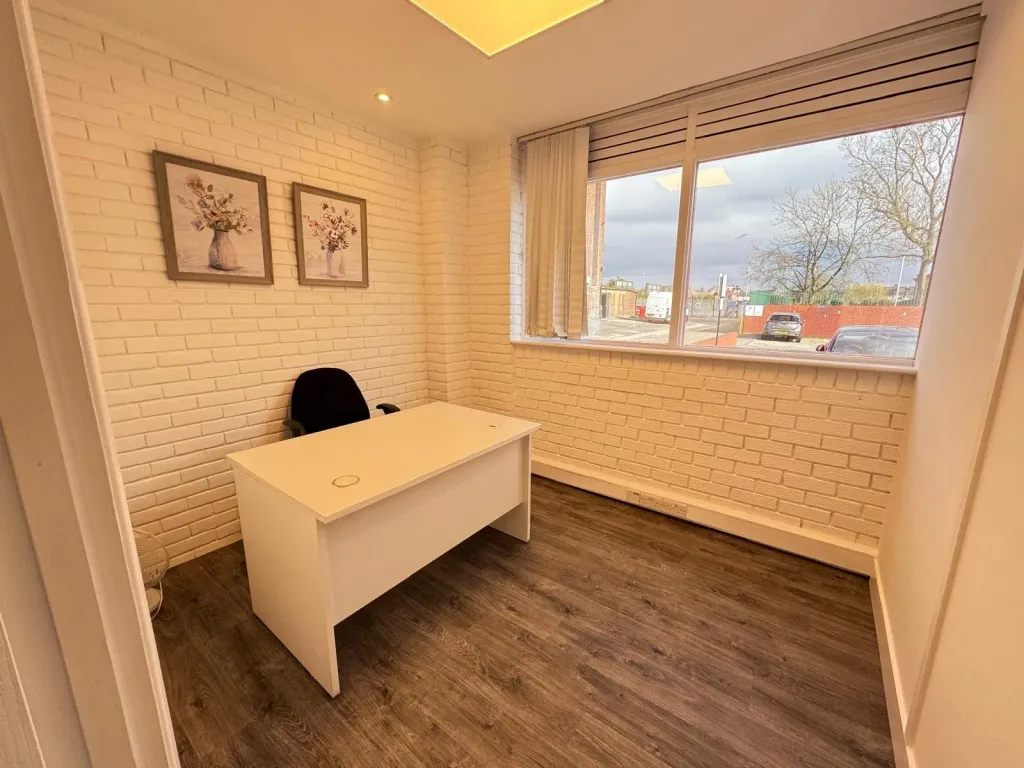 Hayes UB4, Office to let, £9,600 pa | PrimeLocation