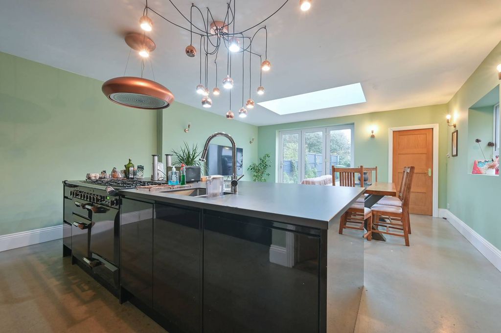 Melbourne Road, Bushey WD23, 3 bed semi-detached house for sale, £ ...