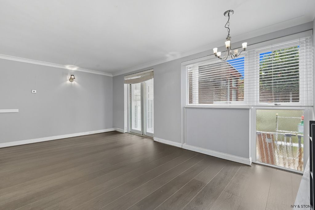 Friars Mead, London, Greater London E14, 2 bed semi-detached house for ...