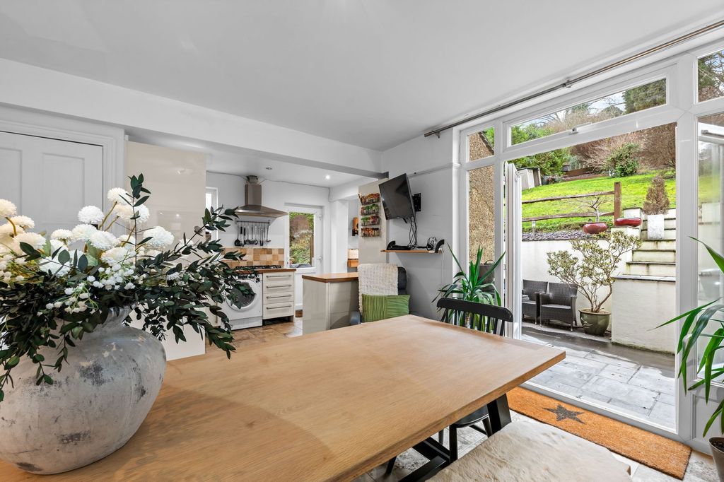 Valley Road, Kenley CR8, 4 bed semi-detached house for sale, £600,000 ...