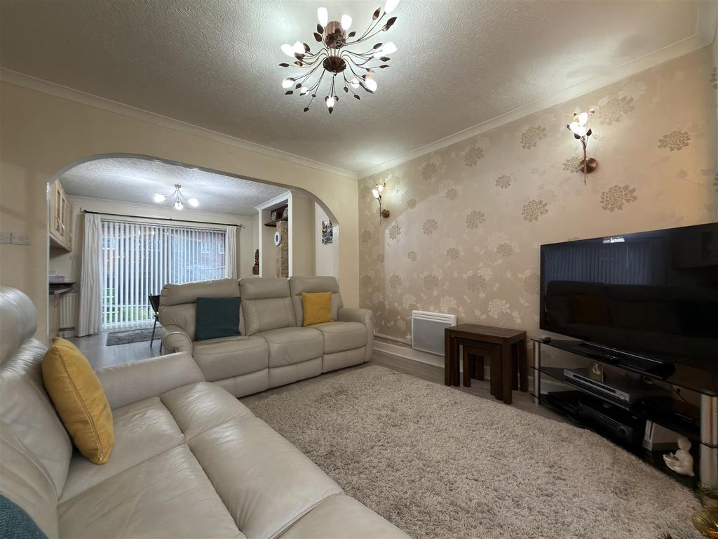 Northumberland Avenue, Belgrave, Leicester LE4, 3 bed semi-detached ...