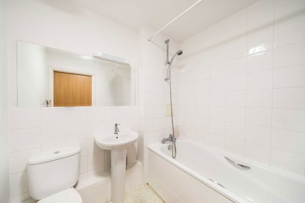 Effra Parade, Brixton SW2, 1 bed flat for sale, £300,000 | PrimeLocation