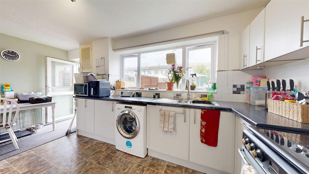 Shortlands, Portland DT5, 3 bed terraced house for sale, £200,000 ...