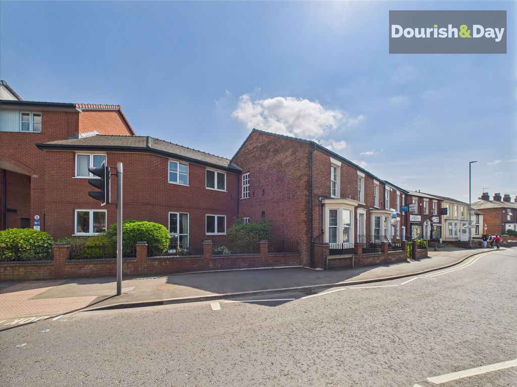 Wolverhampton Road, Stafford ST17, 2 bed flat for sale, £150,000 ...