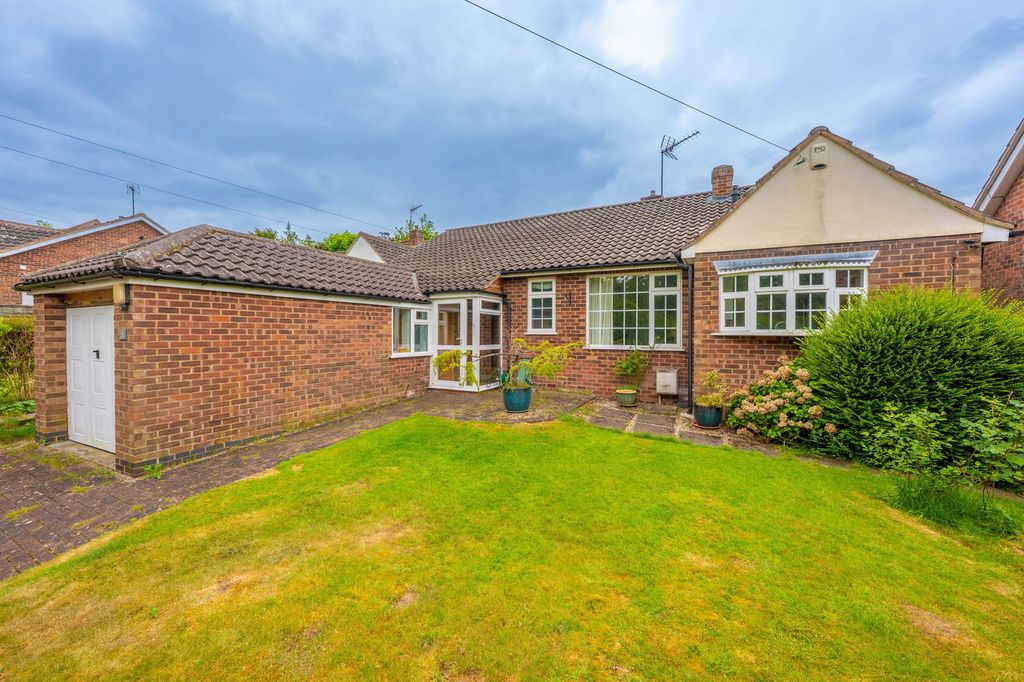 Bell Lane, Snitterfield, Stratford-Upon-Avon CV37, 3 bed bungalow for ...