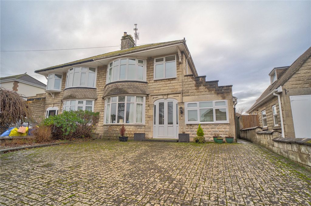 Sandown Avenue, Lakeside, Swindon, Wiltshire SN3, 3 bed semi-detached ...