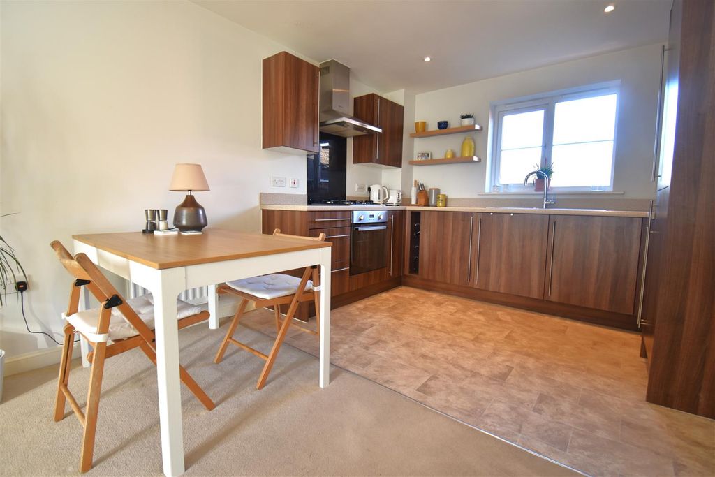 Inkerman Close, Horfield BS7, 2 bed flat for sale, £260,000 | PrimeLocation