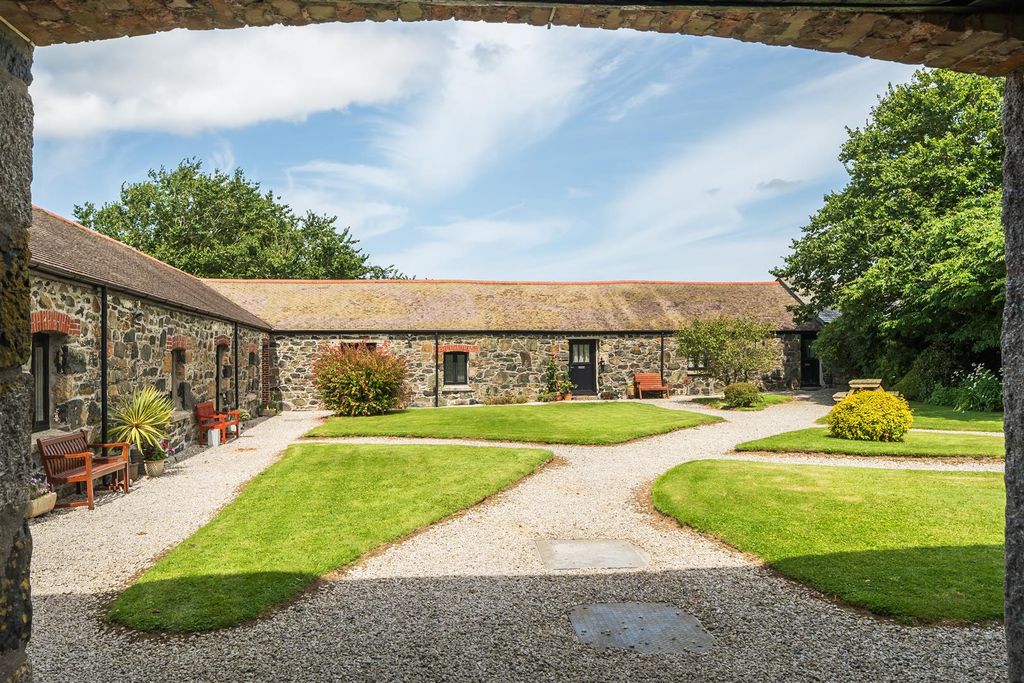 Charming Barn Conversion, Mullion TR12, 2 bed barn conversion for sale ...