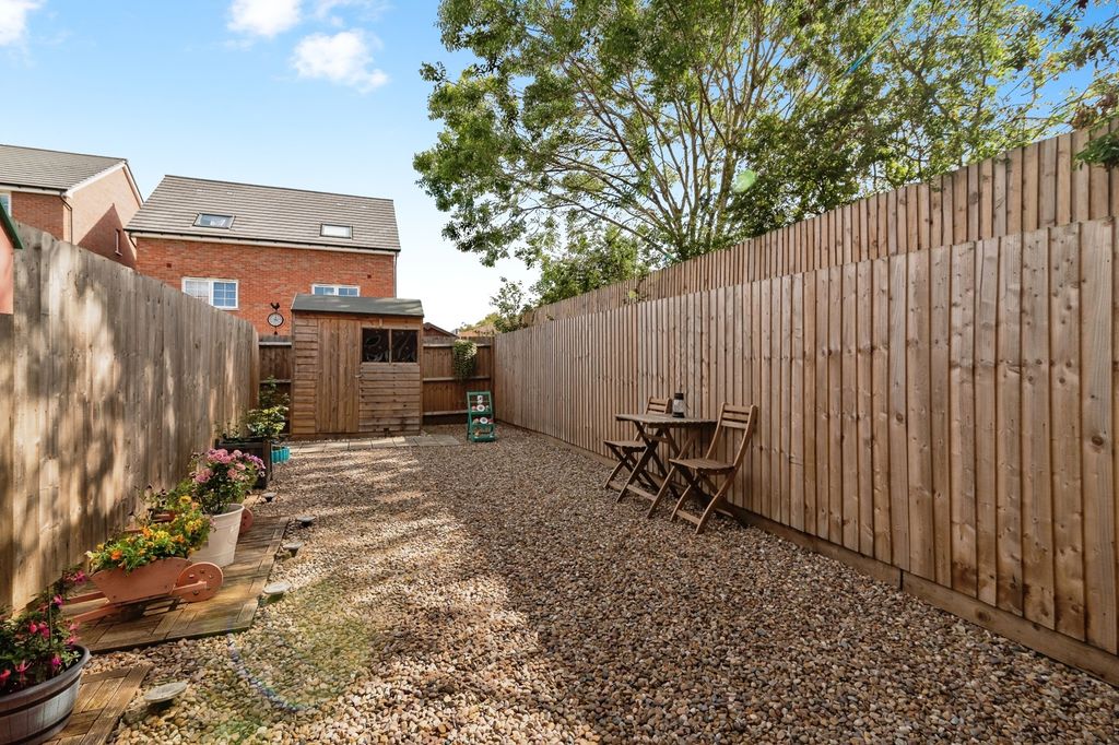 Ward Road, Bingham, Nottinghamshire NG13, 2 bed semi-detached house for ...