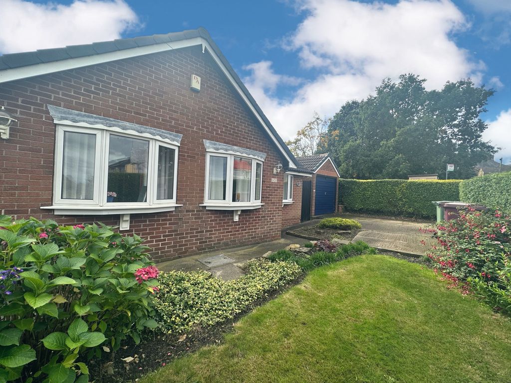 Main Road, Sheffield S21, 2 bed bungalow to rent, £1,000 pcm ...