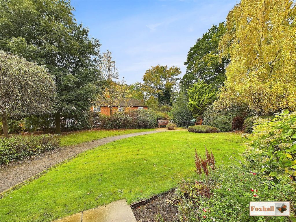 Cliff Lane, Ipswich IP3, 2 bed flat for sale, £160,000 | PrimeLocation