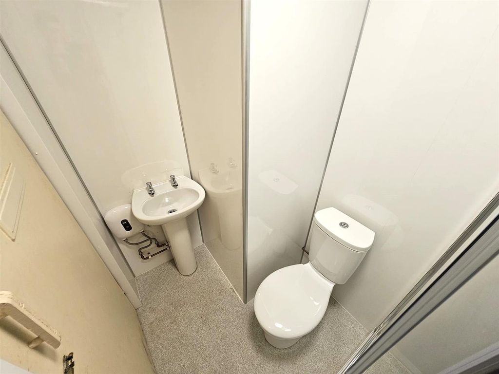 44 Queen Street, Aberystwyth SY23, 1 bed flat to rent, £600 pcm ...