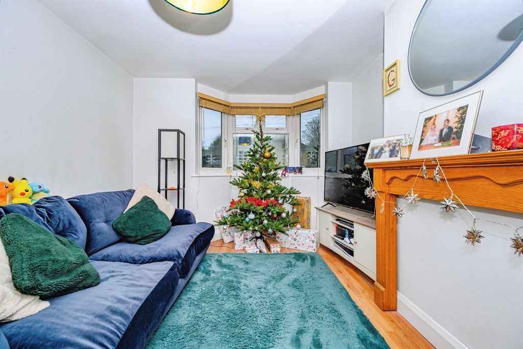 Kenton Gardens, St. Albans AL1, 2 bed maisonette for sale, £410,000 ...