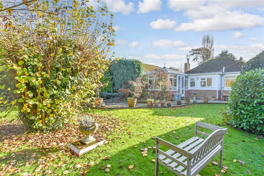 Honey Lane, Otham, Maidstone, Kent ME15, 3 bed detached bungalow for ...