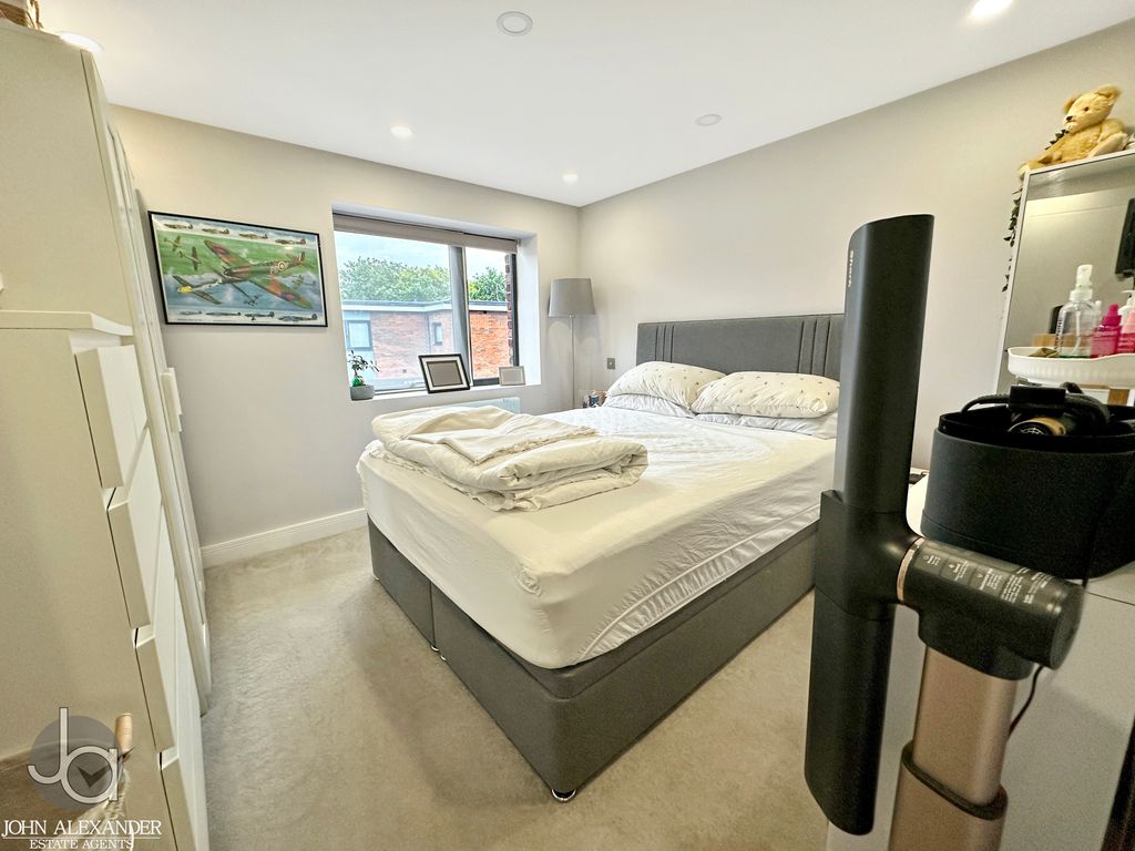 Moss Road, Stanway, Colchester CO3, 2 bed flat for sale, £180,000 ...