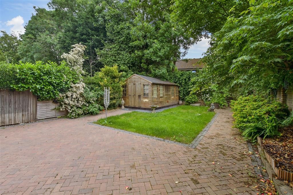 Latimer Close, Crawley, West Sussex RH11, 4 bed end terrace house for ...