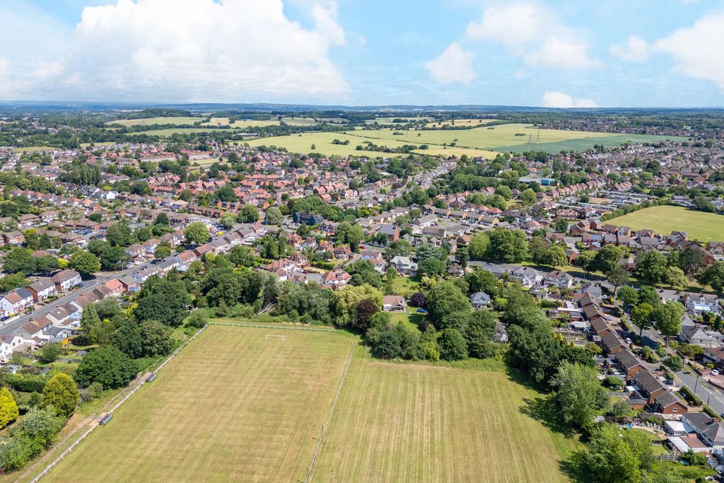 Amos Lane Wolverhampton, West Midlands WV11, 5 bed detached house for ...