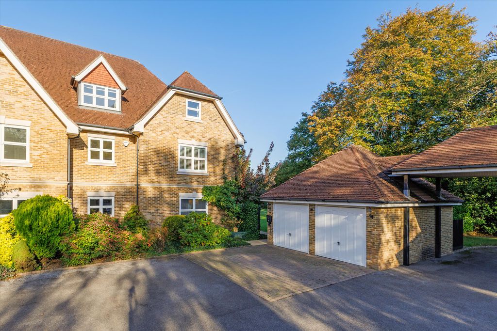 Ulverscroft, Bakeham Lane, Englefield Green, Surrey TW20, 6 bed end ...