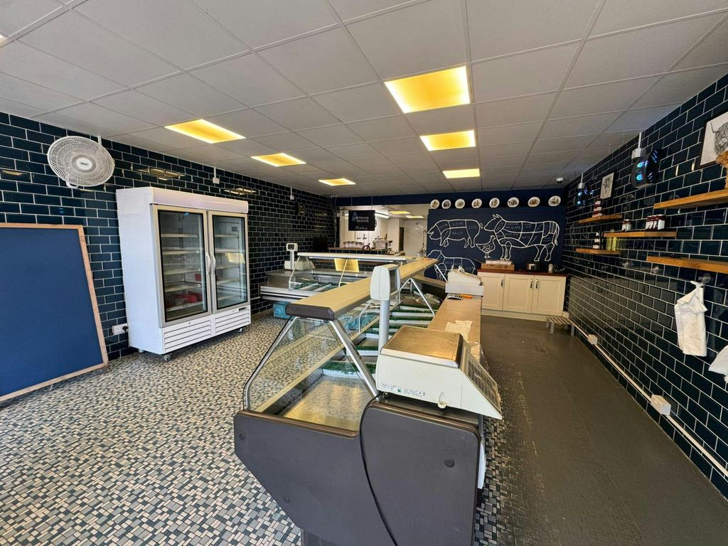 416 Whitmore Way, Basildon SS14, Retail premises to let, £14,000 pa ...