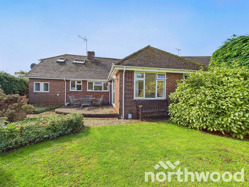 Lambden Road, Pluckley TN27, 4 bed chalet for sale, £625,000 ...