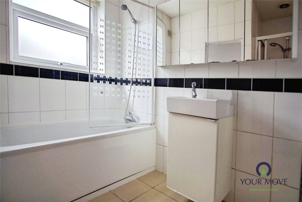 Vickers Road, Erith DA8, 3 bed terraced house for sale, £400,000 ...