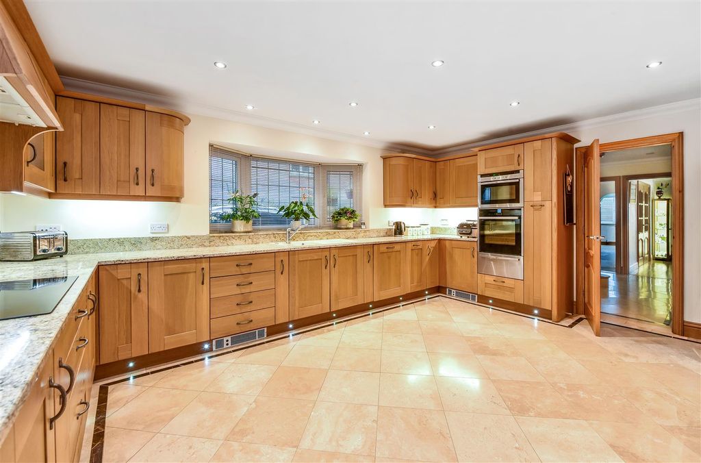 Bowes Hill, Rowland's Castle PO9, 4 bed detached house for sale, £ ...