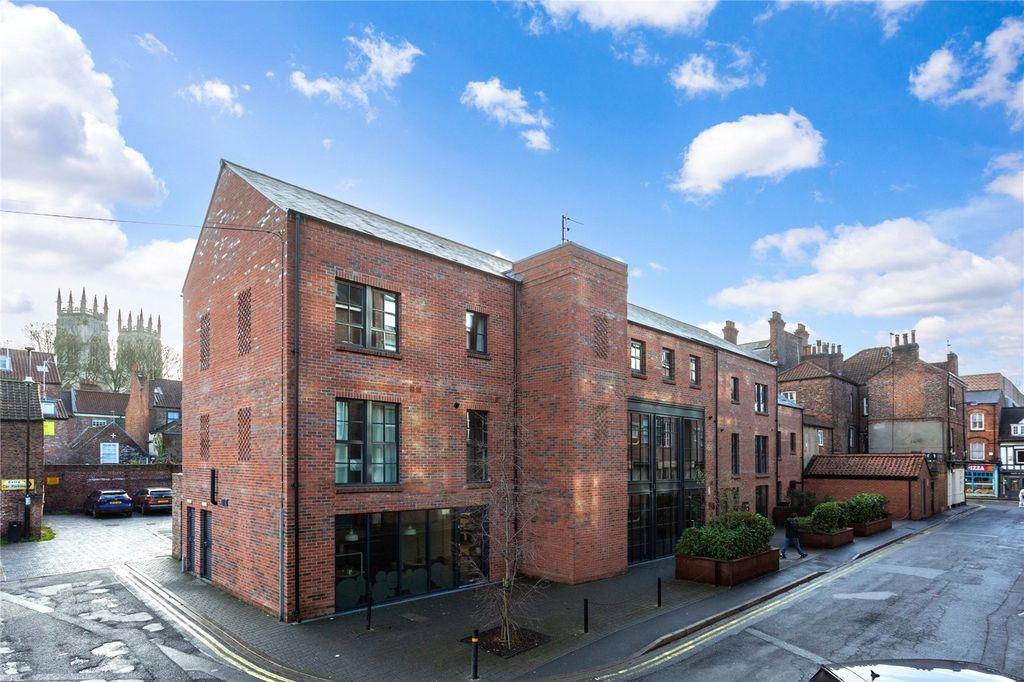 Bootham Row, York, North Yorkshire YO30, 1 bed flat for sale, £315,000 ...