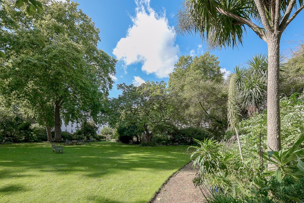 Eccleston Square, London, UK SW1V, 2 bed flat for sale | PrimeLocation