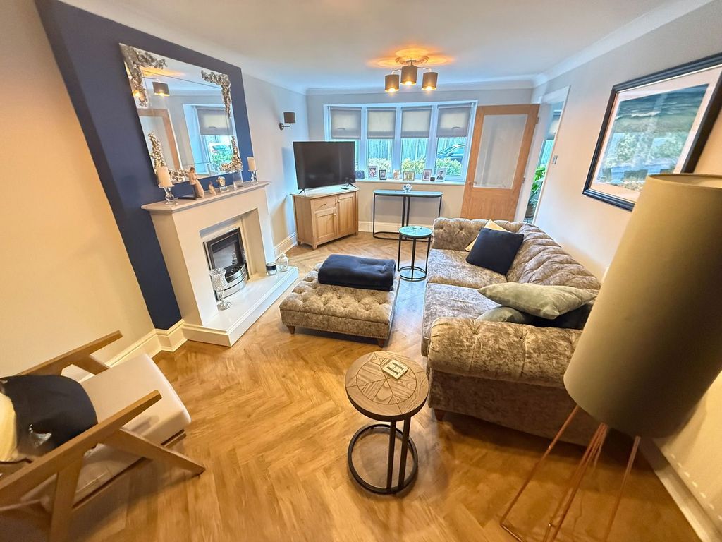 South Meade, Maghull L31, 3 bed detached house for sale, £380,000 ...