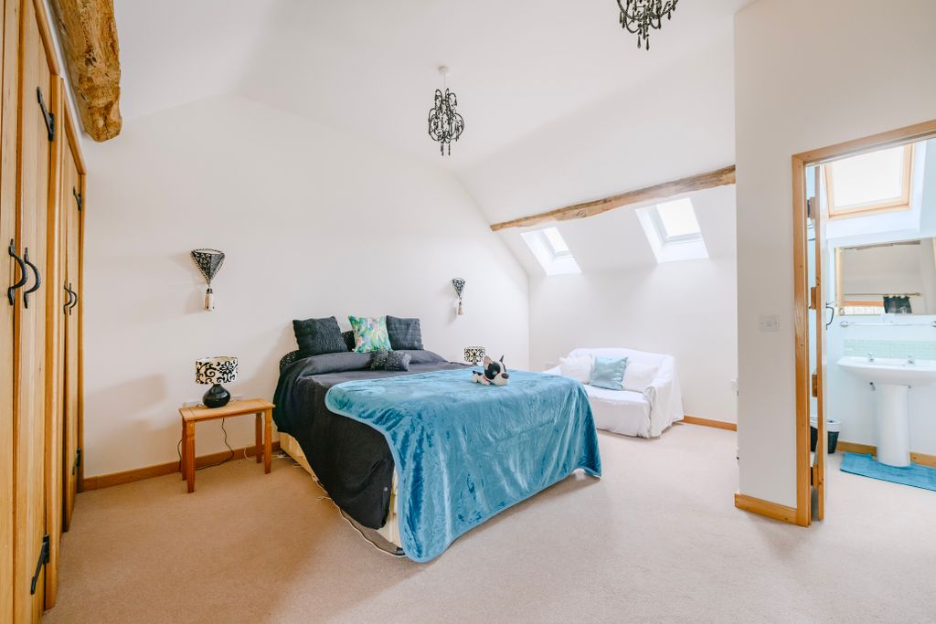 Breaden Heath, Whitchurch SY13, 6 bed barn conversion for sale, £ ...