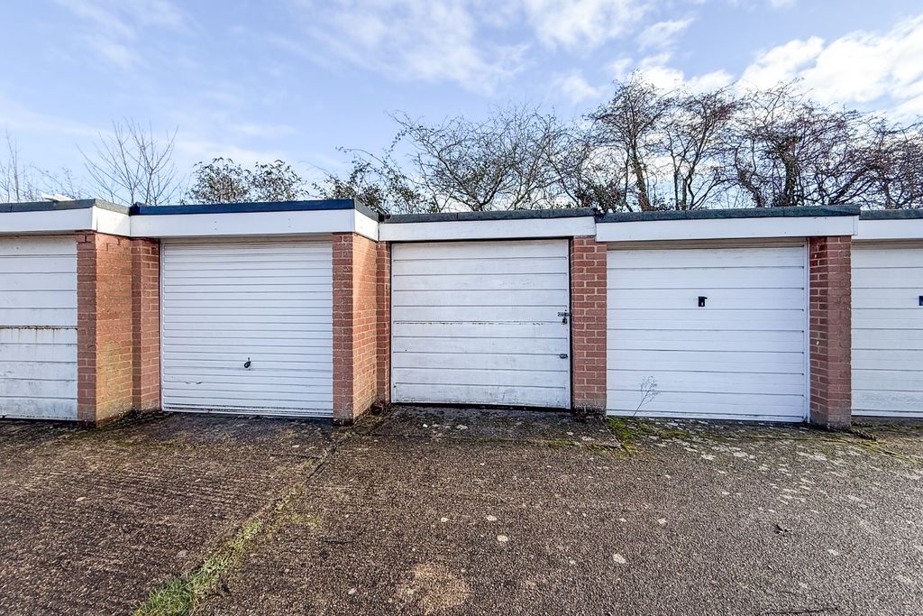 Furrow Way, Maidenhead, Windsor And Maidenhead SL6, 3 bed semi-detached ...