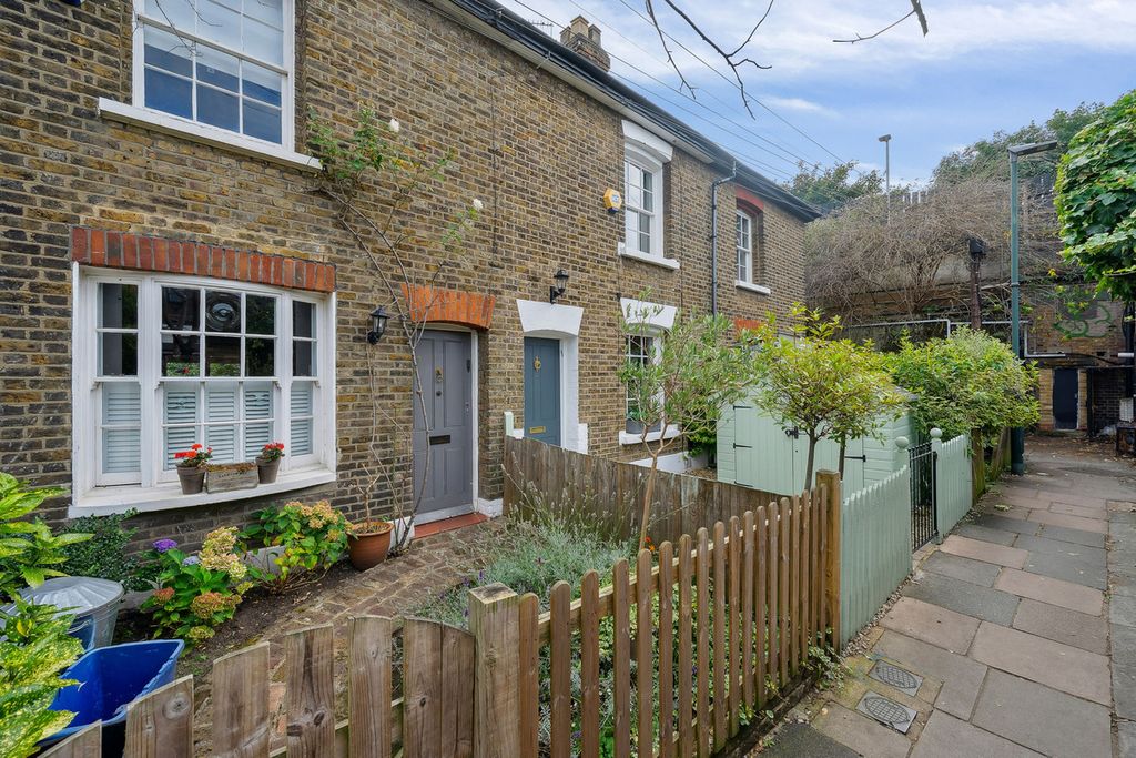 Malthouse Passage, London SW13, 3 bed terraced house for sale, £ ...