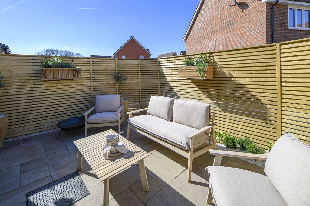 Hitches Lane, Fleet GU51, New home, 4 bed detached house for sale, £ ...