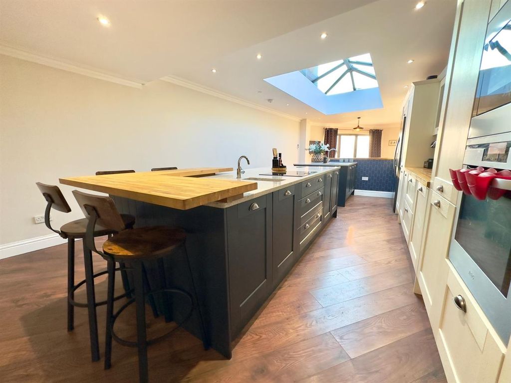 Spring House Farm, Calow, Chesterfield S44, 6 bed detached house for ...