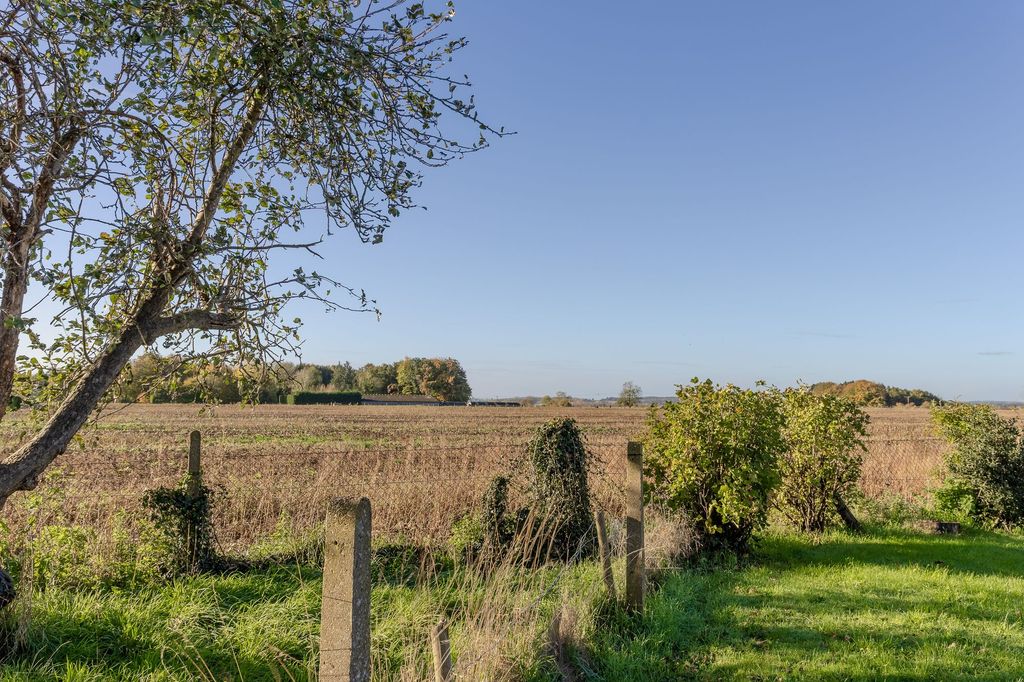 Valentia Close, Bletchingdon OX5, 2 bed semi-detached house for sale, £ ...