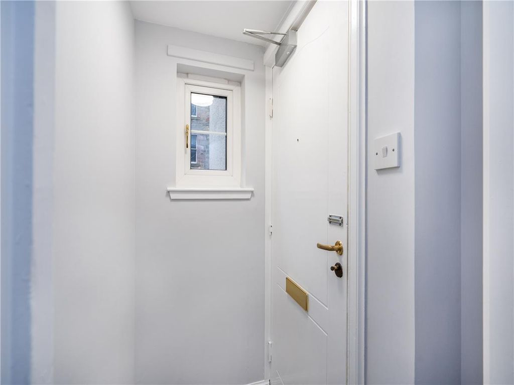 61/1 Trafalgar Lane, Edinburgh EH6, 2 bed flat to rent, £1,150 pcm ...