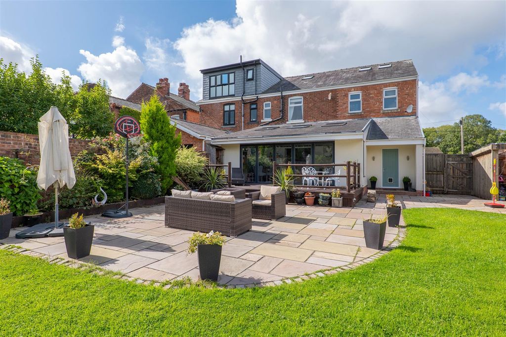 Park Avenue, New Longton, Preston PR4, 5 bed semi-detached house for ...