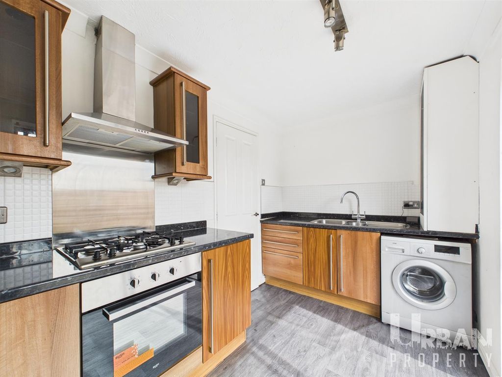 Wisteria Way, Howdale Road, Hull HU8, 2 bed property for sale, £135,000 ...