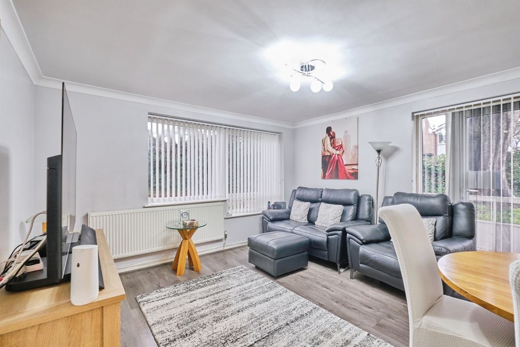 Ambury Way, Birmingham B43, 2 bed flat for sale, £145,000 | PrimeLocation