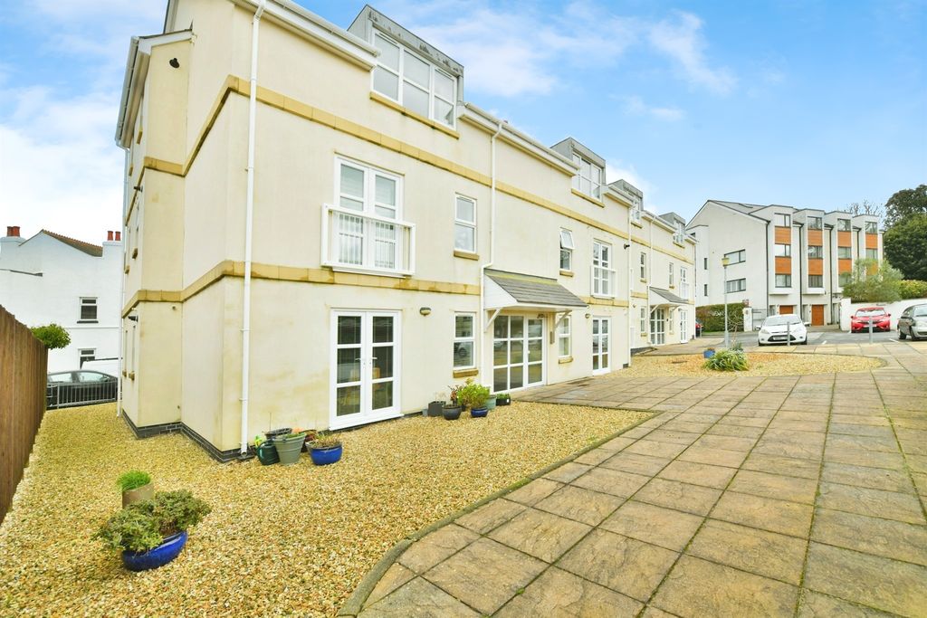 Hawkers Lane, Plymouth PL3, 2 bed flat for sale, £170,000 | PrimeLocation