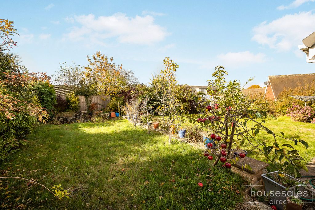Stirling Avenue Garden Village, Wrexham LL11, 2 bed detached bungalow ...