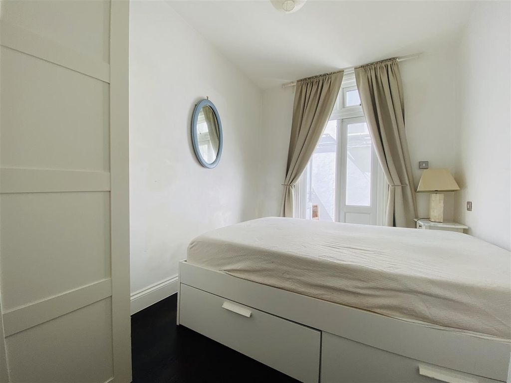 Portland Road, London SE25, 1 bed flat for sale, £240,000 | PrimeLocation