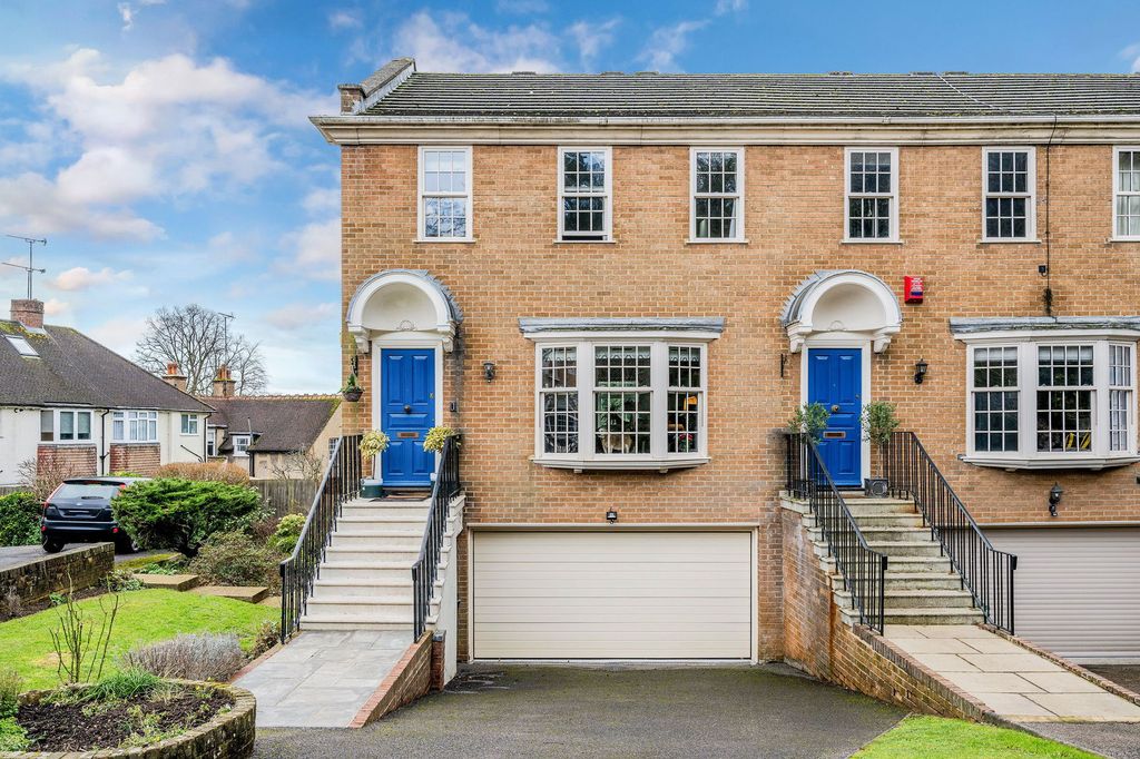 Pendleton Close, Redhill RH1, 4 bed end terrace house for sale ...