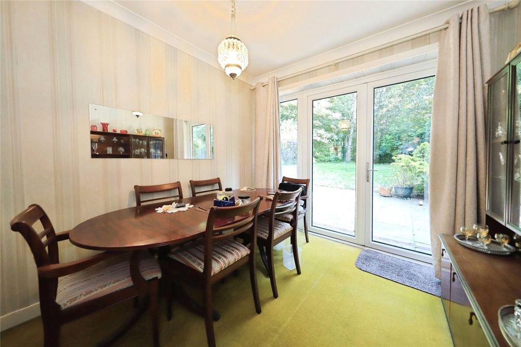 The Crescent, Cookley, Kidderminster, Worcestershire DY10, 3 bed ...