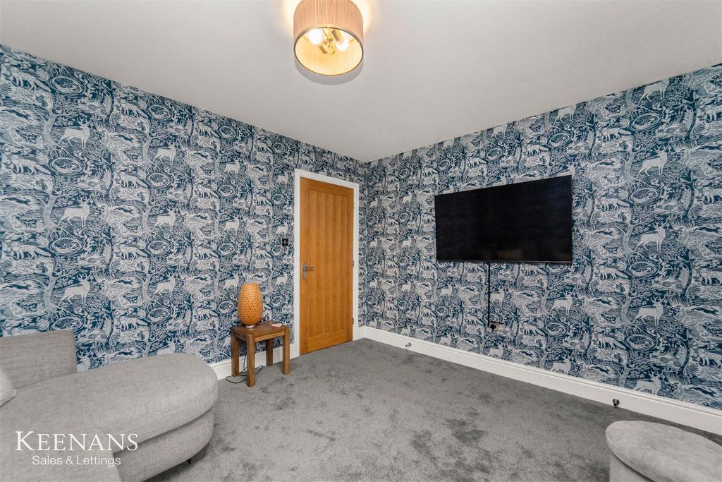 Glen View Road, Burnley BB11, 4 bed barn conversion for sale, £595,000 ...