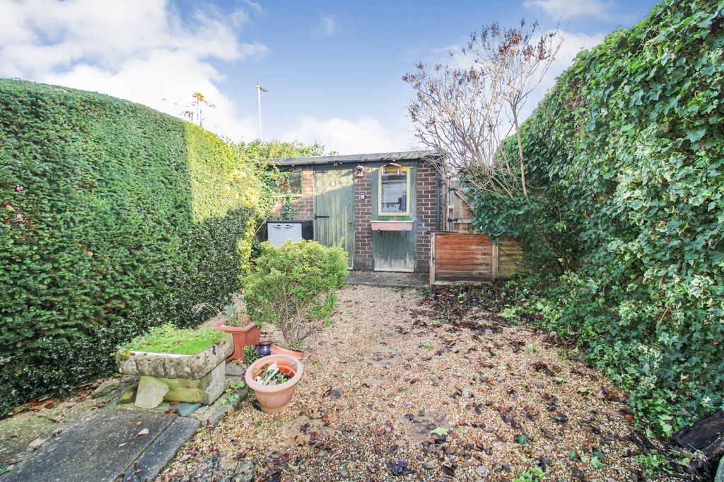 Austen Road, Farnborough GU14, 2 bed end terrace house for sale, £ ...