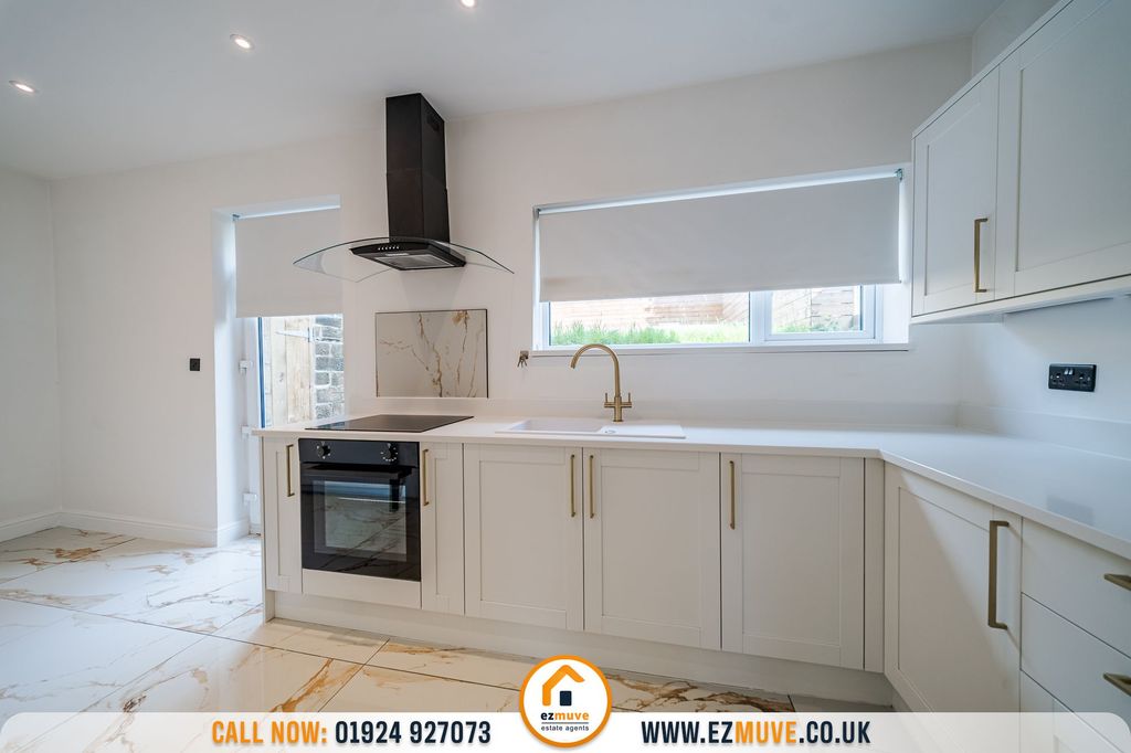 Scale Hill, Huddersfield HD2, 3 bed detached house for sale, £200,000 ...